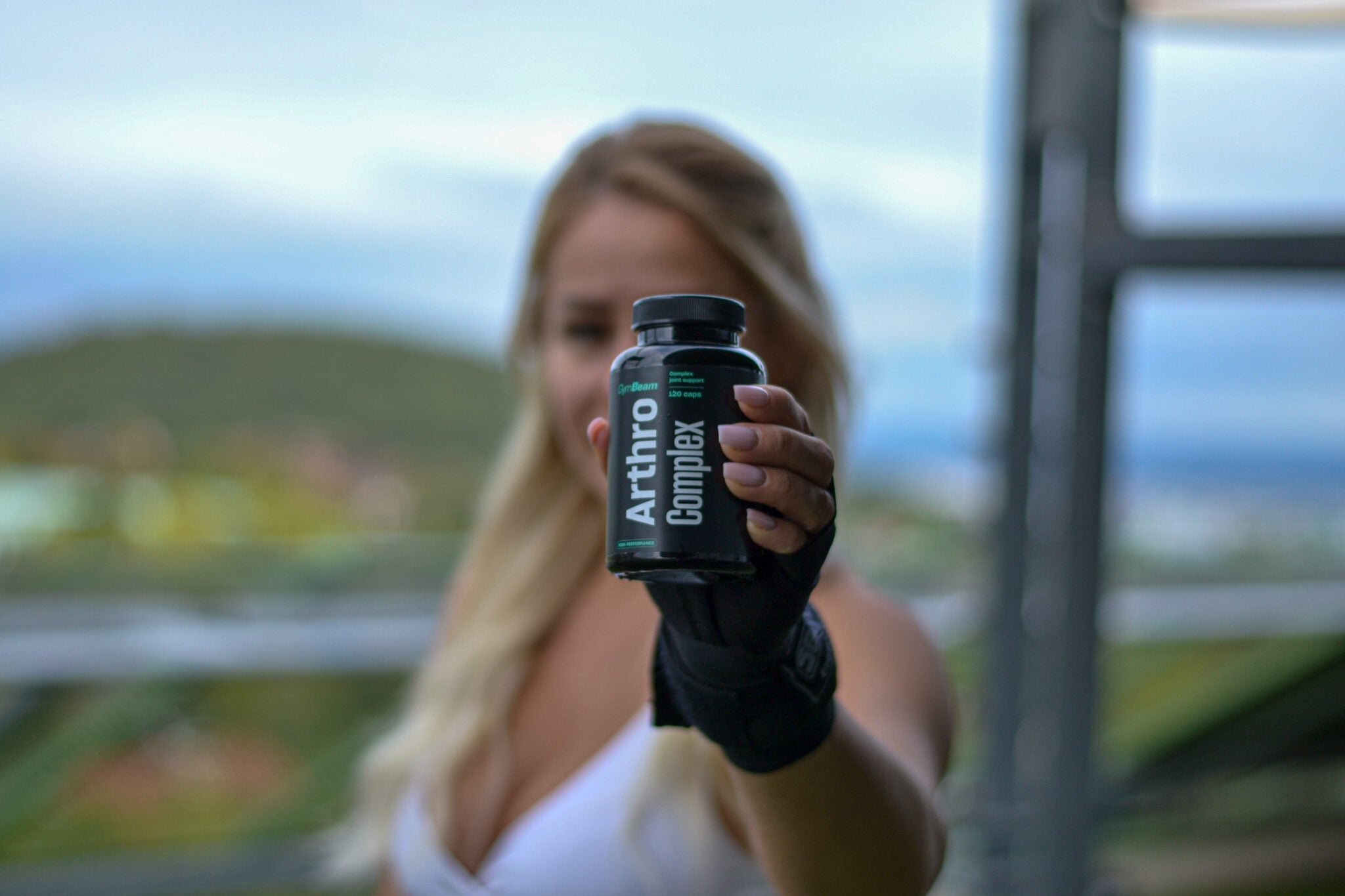 Knee Popping and Pain: Common Causes and Suitable Exercises - GymBeam Blog