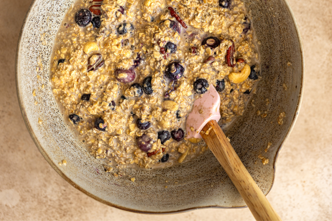Fitness Recipe: Oat Slices with Blueberries - GymBeam Blog