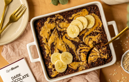 Fitness Recipe: Brownie Baked Oatmeal with Peanut Butter - GymBeam Blog