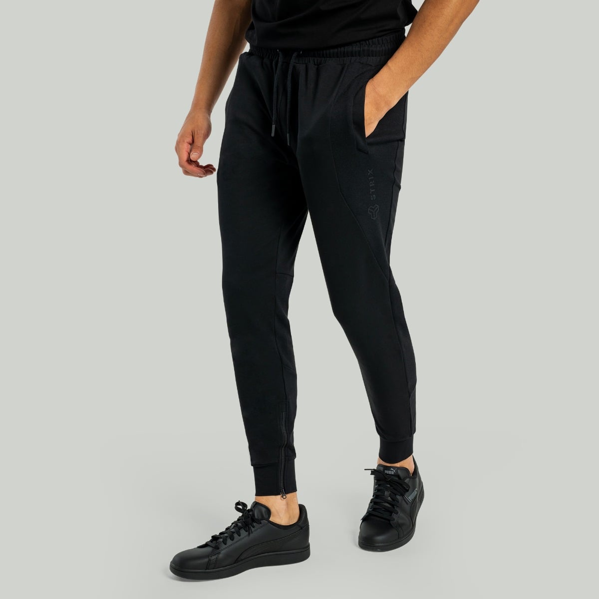 ALPHA Joggers Black - STRIX | GymBeam.com